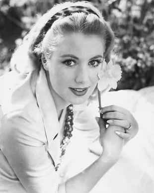 Shirley Jones | The Golden Throats Wiki | Fandom