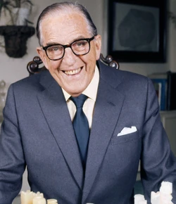 Stanley Holloway | The Golden Throats Wiki | FANDOM powered by Wikia