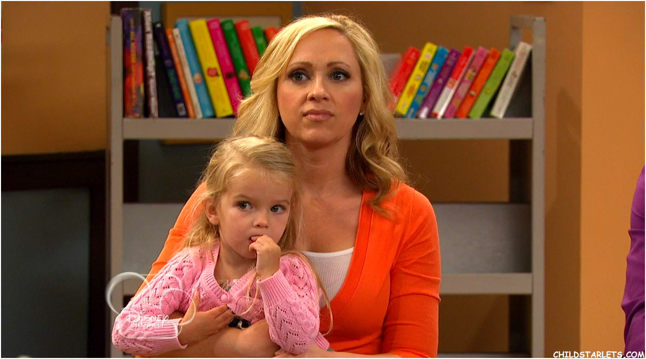 Amy Duncan Good Luck Charlie Wiki Fandom Powered By Wikia