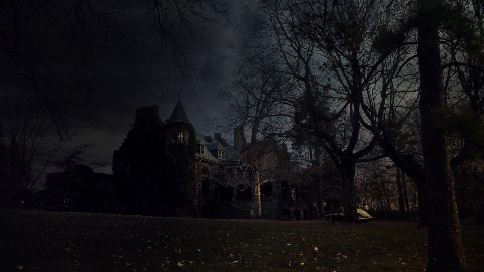 Van Dahl Mansion | Gotham Wiki | Fandom