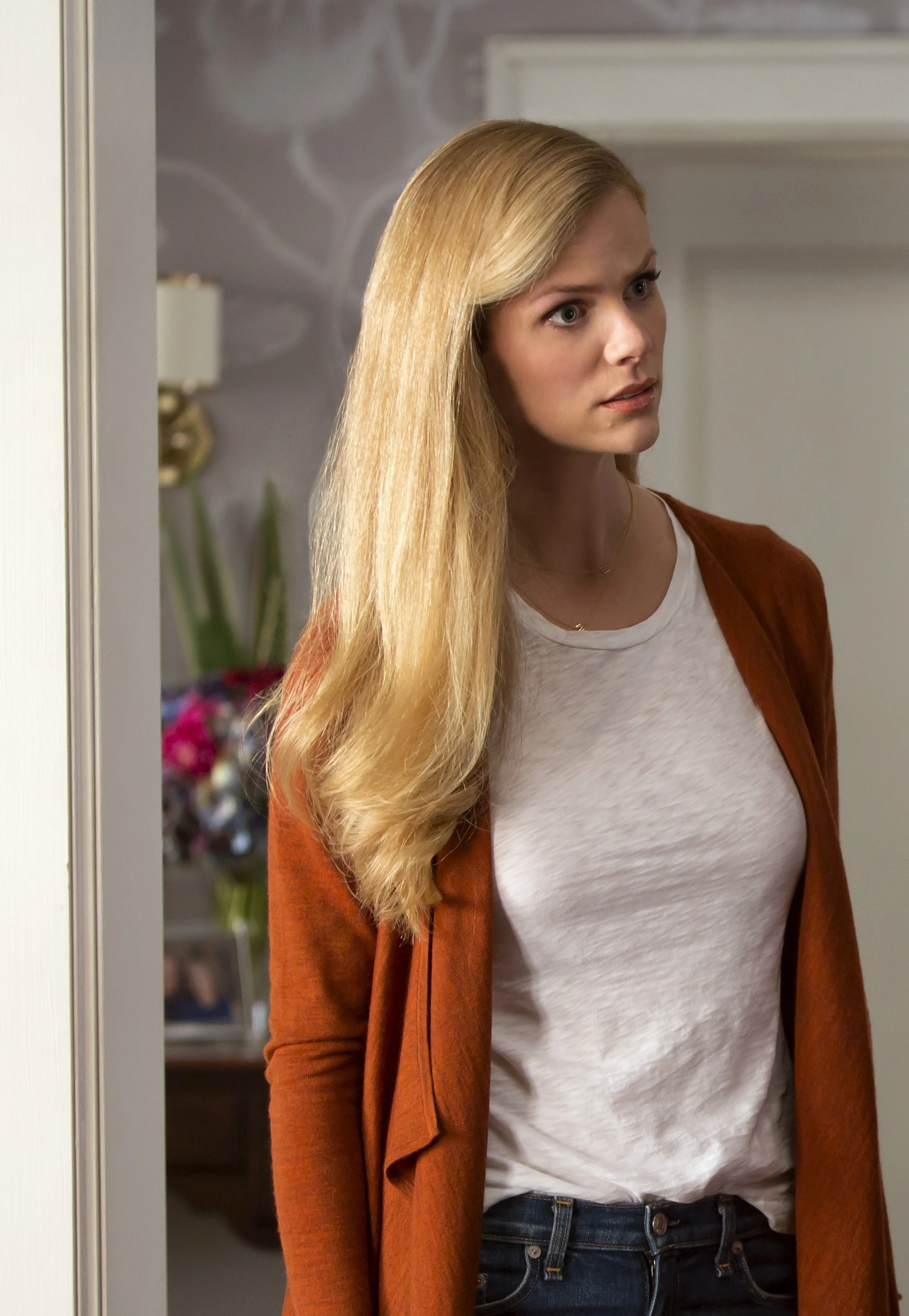 Mallory Hanson | Grace and Frankie Wiki | Fandom