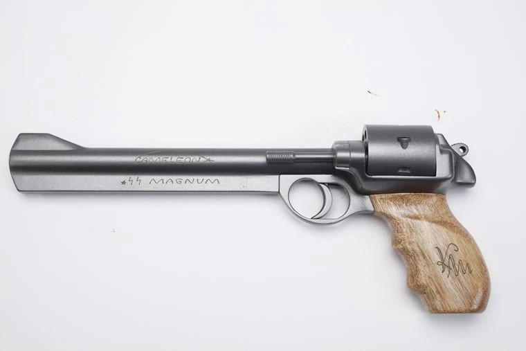 Cameleon revolver | Gun Wiki | Fandom