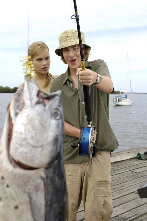 Image - Lewis Caught A Fish.jpg | H2O Just Add Water Wiki | FANDOM ...