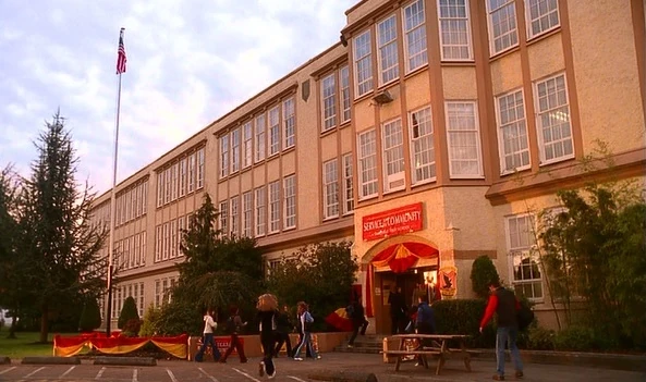 Smallville High School | Headhunter's Holosuite Wiki | Fandom