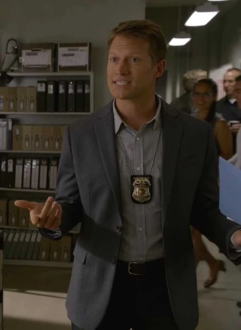 Detective Cavanaugh | IZombie Wiki | FANDOM powered by Wikia