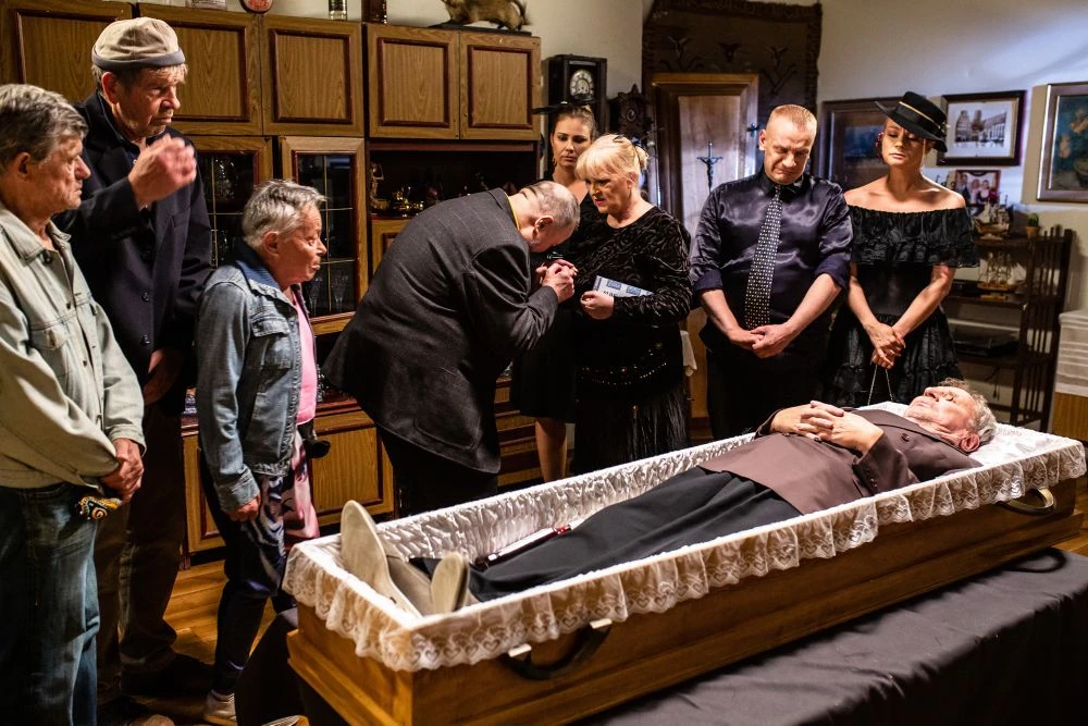 Śmierć i zmartwychwstanie | Kiepscy Wiki | Fandom