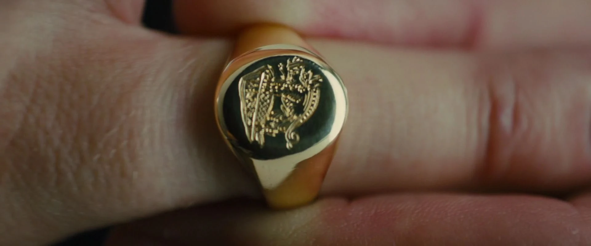 Kingsman Signet Ring | The Kingsman Directory | FANDOM powered by Wikia