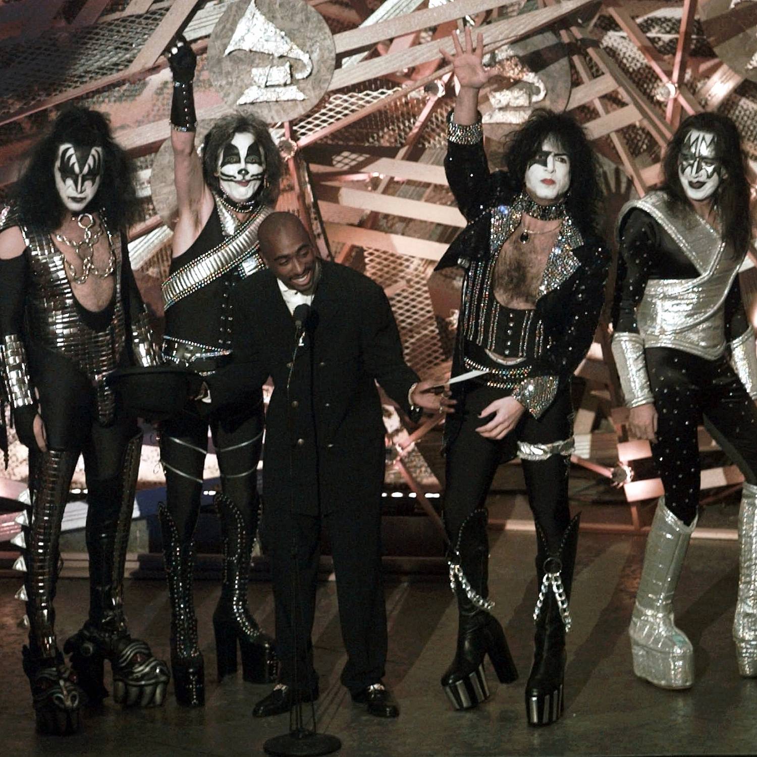 KISS | KISS Wiki | FANDOM powered by Wikia