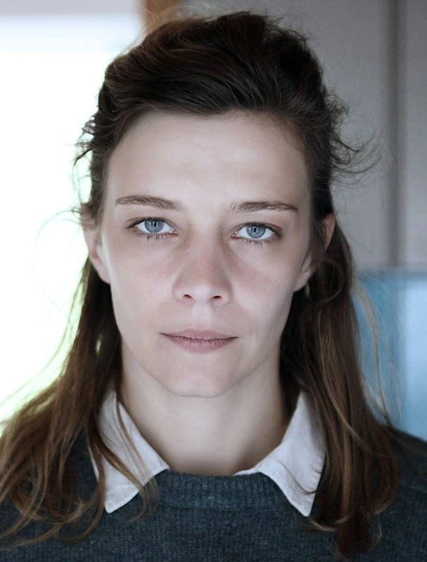 Julie Meyer | Wiki Les revenants | Fandom
