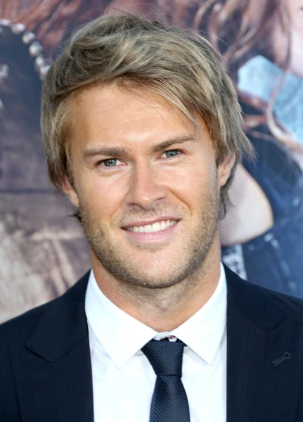 James Trevena-Brown | Wikia Les Chroniques de Shannara | Fandom