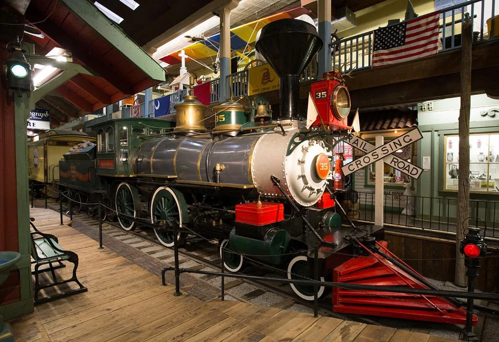 100th Anniversary of 1st part of CB&Q display, 4-4-0 and baggage car ...