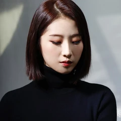 X X | LOOΠΔ Wiki | Fandom