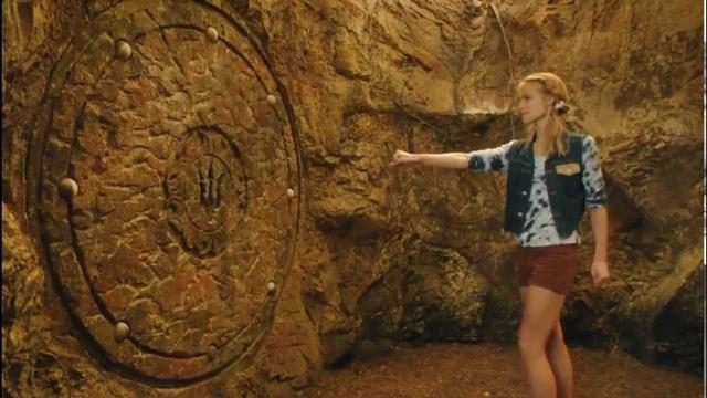 Image - Lyla using the Moon Ring.png | Mako Mermaids Wiki | FANDOM ... Image - Lyla using the Moon Ring.png | Mako Mermaids Wiki | FANDOM ...