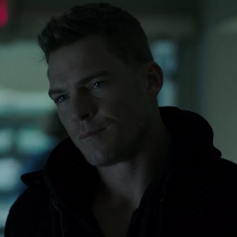 Alan Ritchson/Gallery | DC Database | Fandom