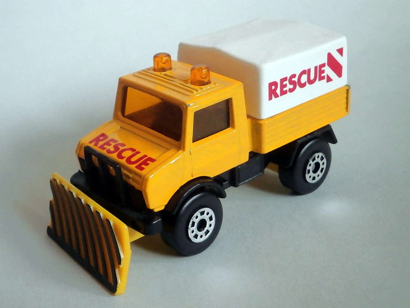 Mercedes-Benz Unimog (1983) | Matchbox Cars Wiki | Fandom