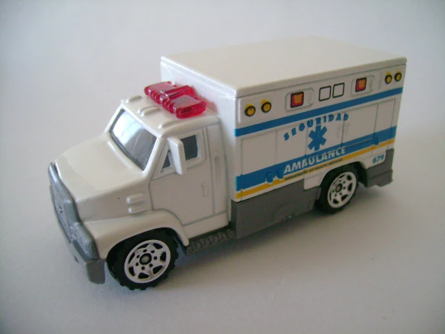 Ambulance (2005) | Matchbox Cars Wiki | Fandom