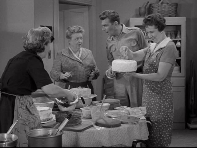 Aunt Bee The Warden Mayberry Wiki Fandom Powered By Wikia