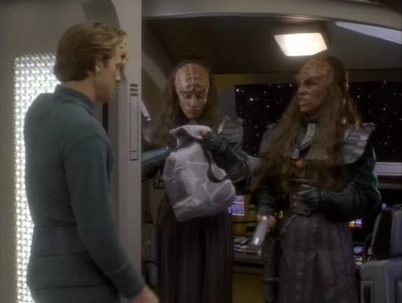 Star Trek: Deep Space Nine – Season 1, Episode 3 – “Past Prologue ...