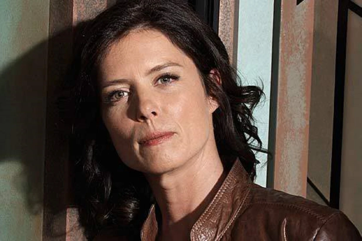 Elizabeth Weir (alternate reality) | Memory Delta Wiki | Fandom