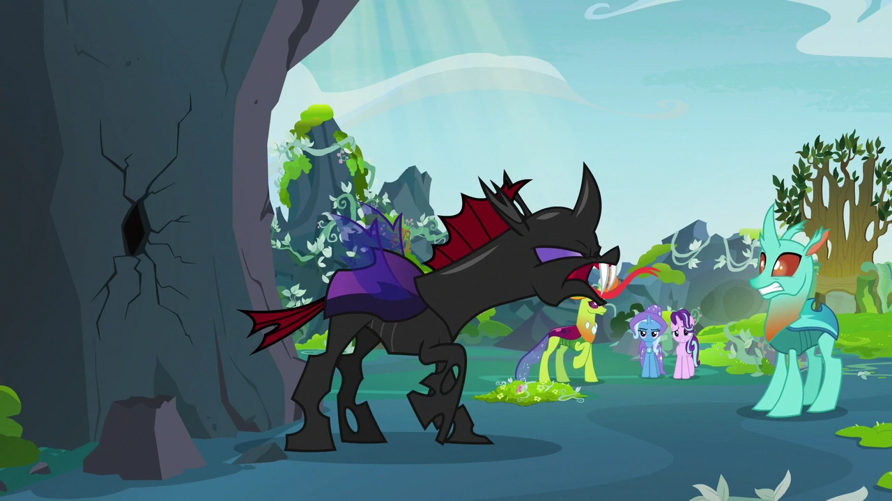 Image - Pharynx hissing at another changeling S7E17.png | My Little ...