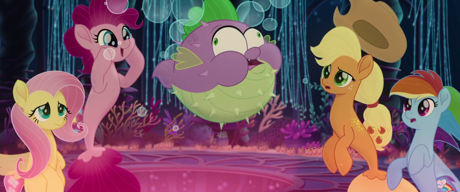 Image - Spike swells up like a pufferfish MLPTM.png | My Little Pony ...