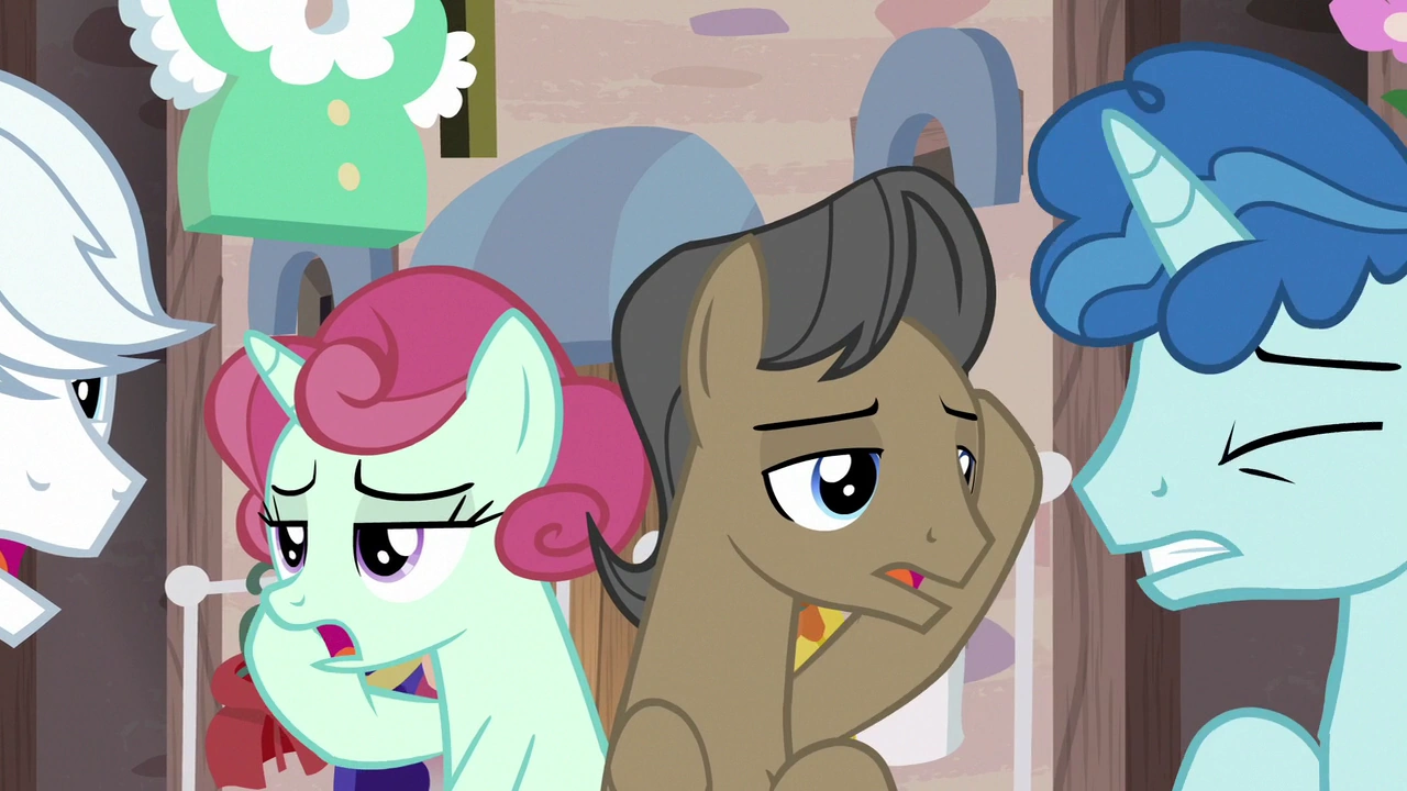 Imagen - Our Town villagers feeling dizzy S6E25.png | My Little Pony ...