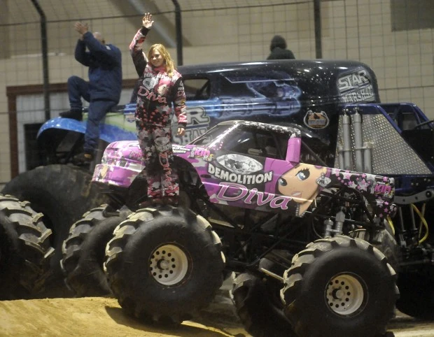 Demolition Diva | Monster Trucks Wiki | FANDOM powered by Wikia