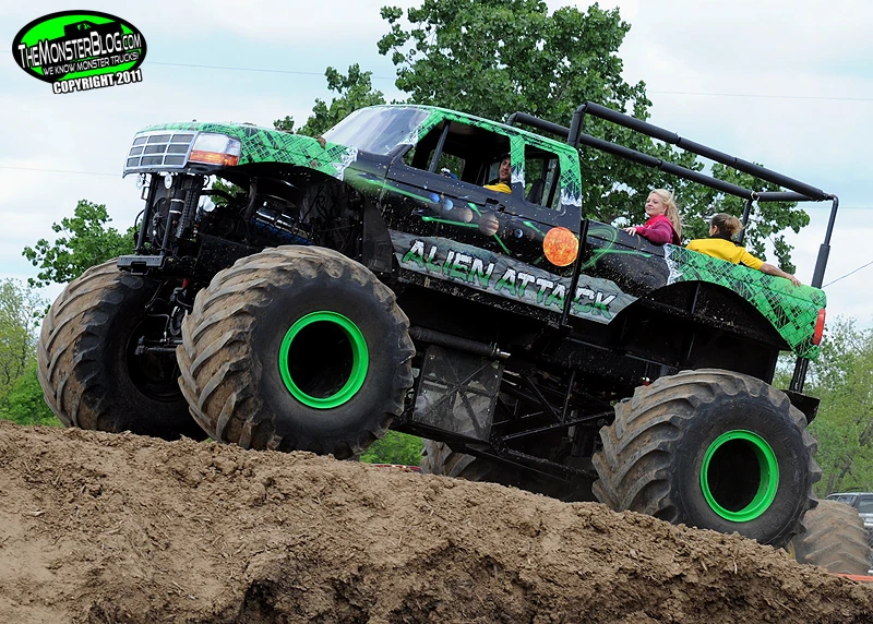 Alien Attack | Monster Trucks Wiki | FANDOM powered by Wikia