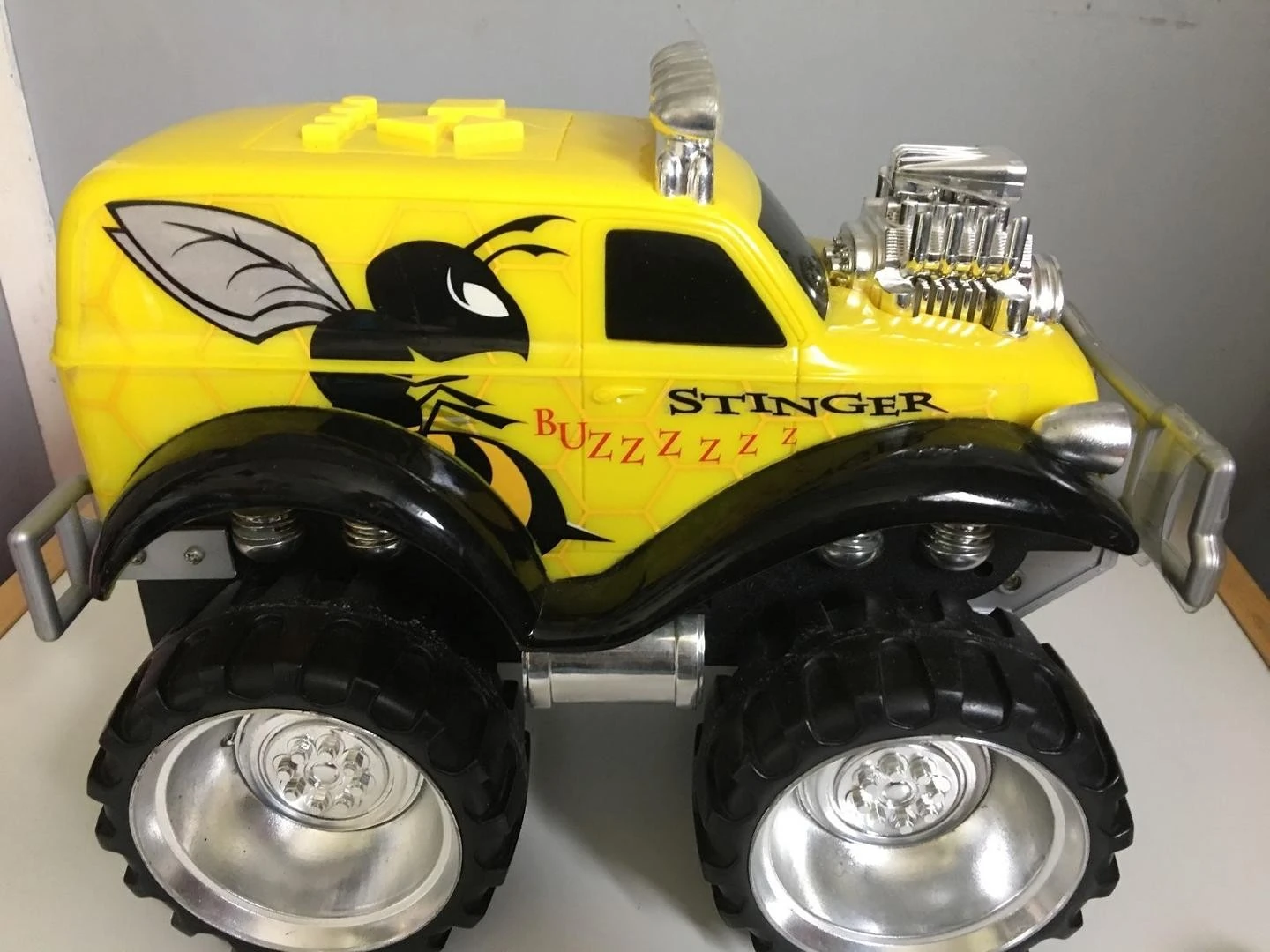 Stinger (Road Rippers) | Monster Trucks Wiki | Fandom
