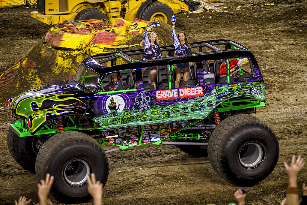 Grave Digger 11 | Monster Trucks Wiki | FANDOM powered by Wikia