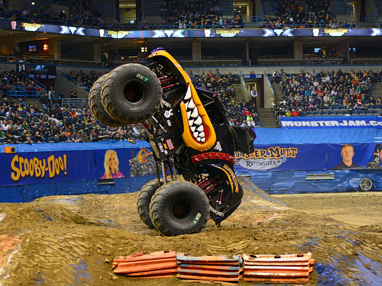 Monster Mutt Rottweiler (Flame) | Monster Trucks Wiki | Fandom