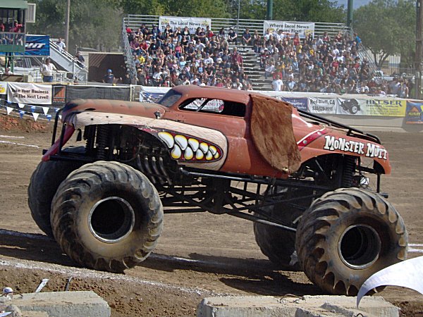 Monster Mutt (Meents) | Monster Trucks Wiki | Fandom