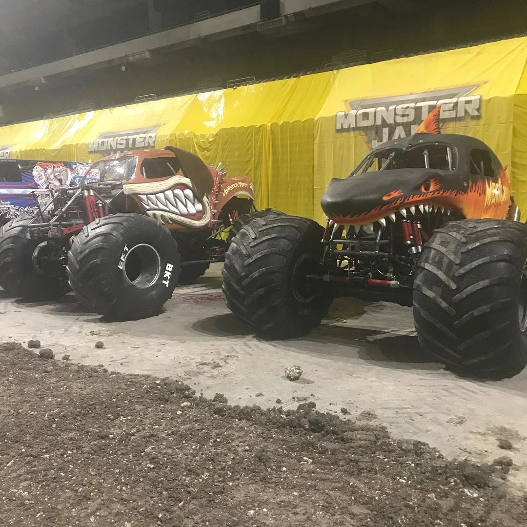 Team MeglaMutt | Monster Trucks Wiki | Fandom