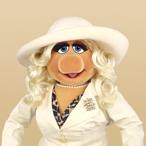 Image - Miss Piggy white outfit and hat.png | Muppet Wiki | FANDOM ...