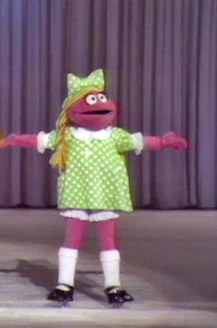 Betty Lou walk-around | Muppet Wiki | Fandom