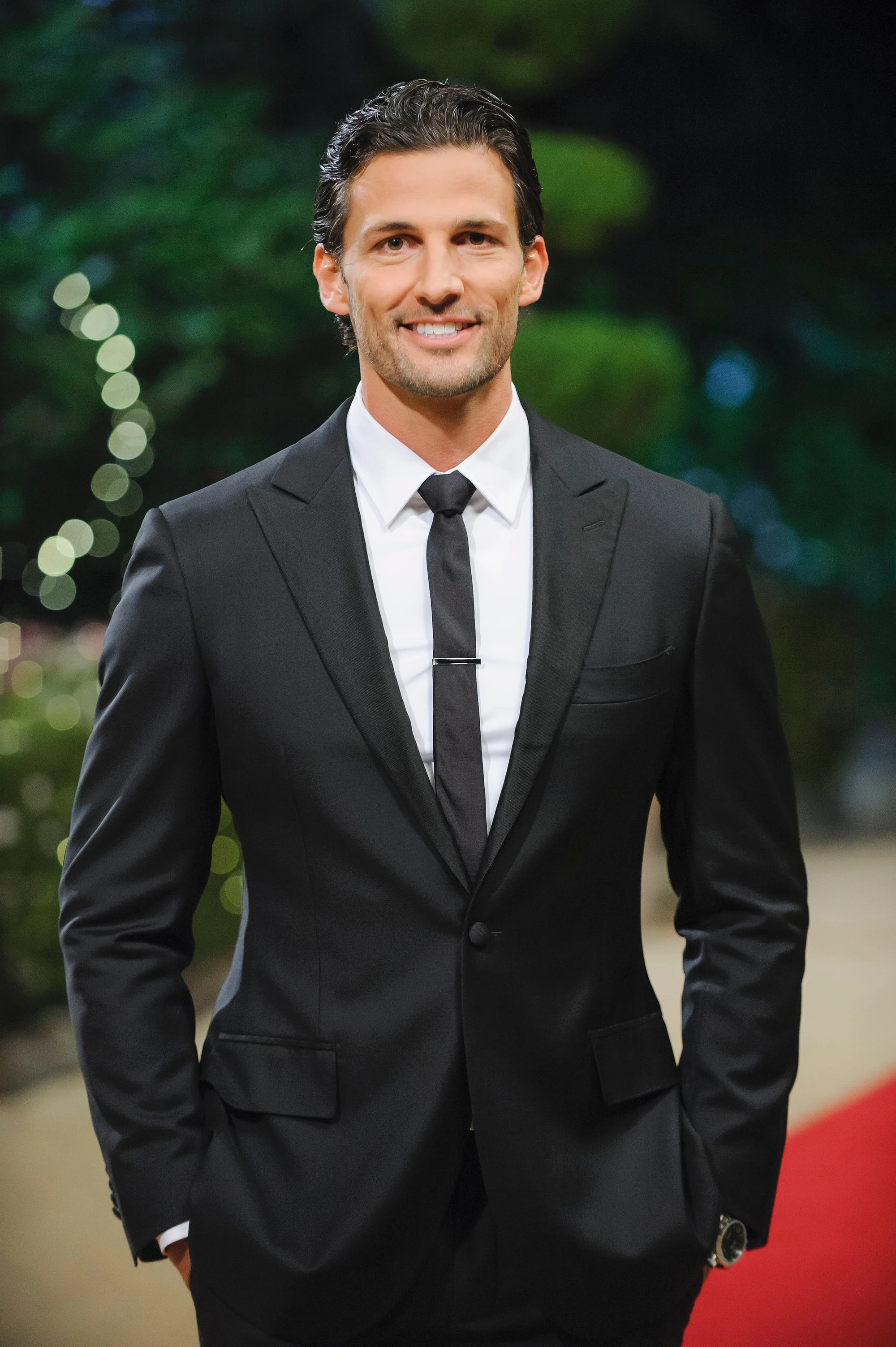 Pierce Greyson | Neighbours Wiki | Fandom