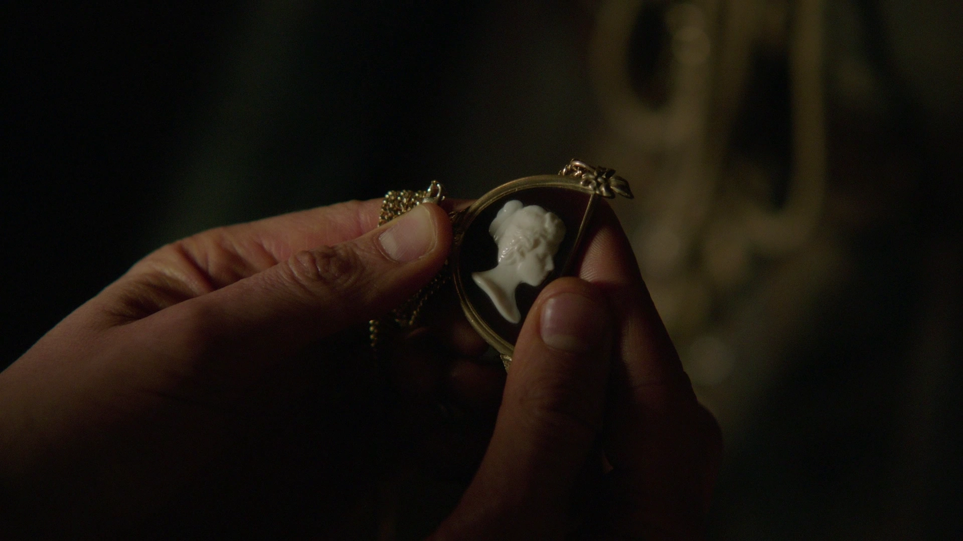 Enchanted Lockets Gallery | Once Upon a Time Wiki | Fandom