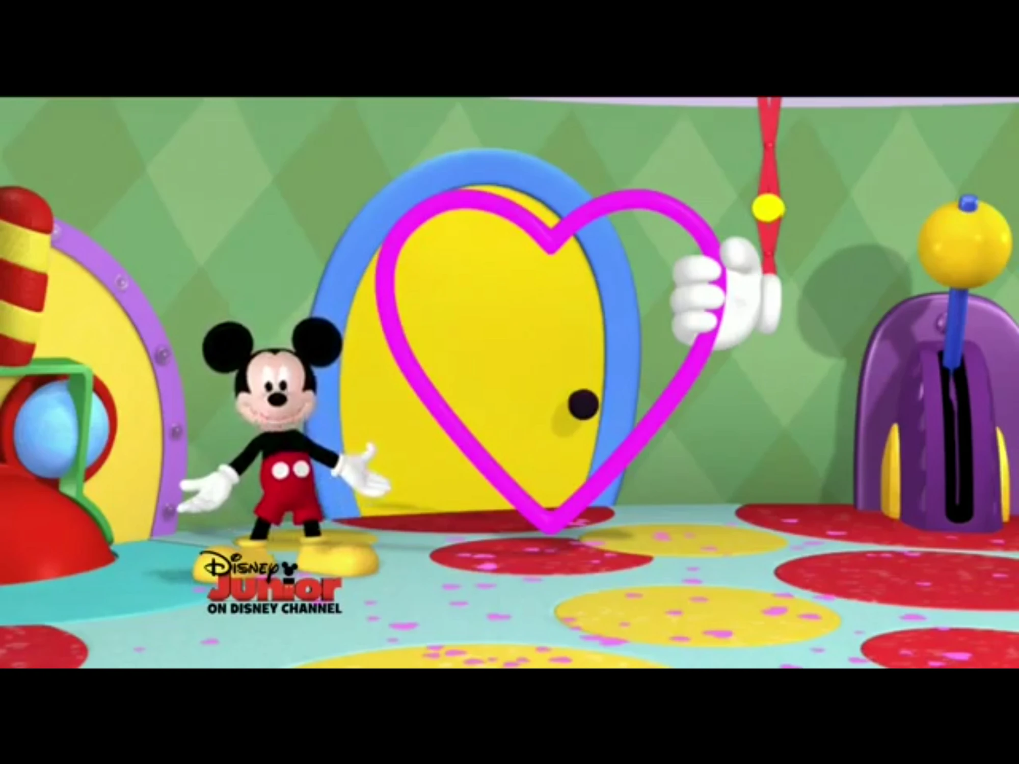 A Surprise for Minnie | Other Holiday Specials Wiki | Fandom