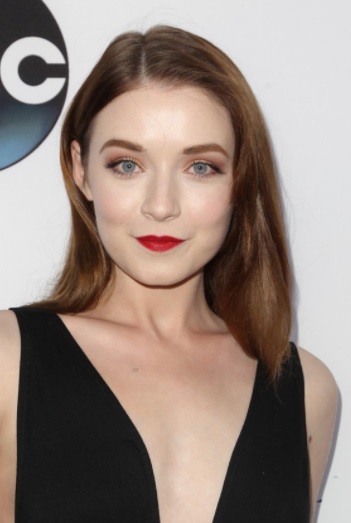 Classify Irish actress Sarah Bolger Classify Irish actress Sarah Bolger