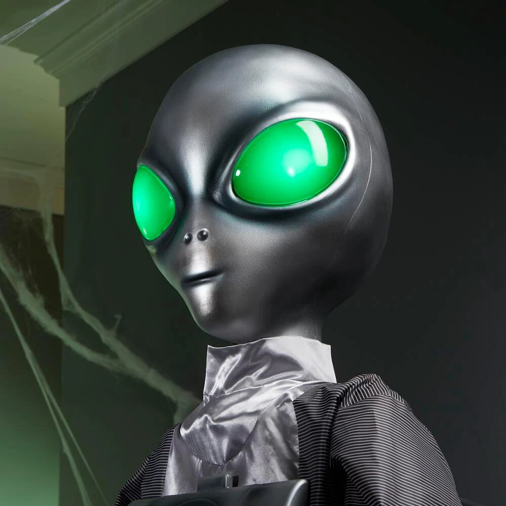 Lifesize Alien Greeter | Pan Asian Creations Wiki | Fandom
