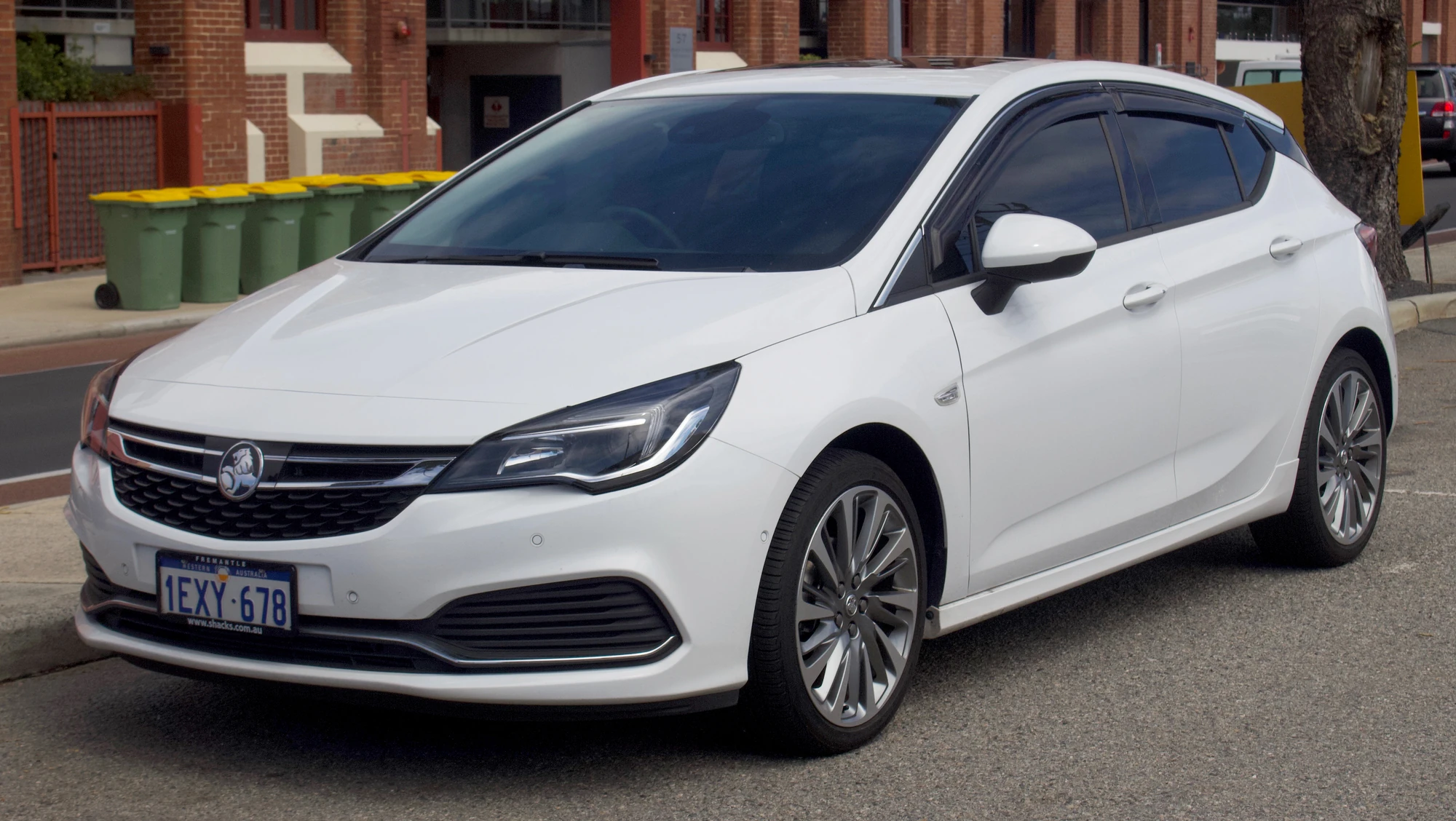 Holden Astra | Wiki PedroFilms, Inc. | Fandom