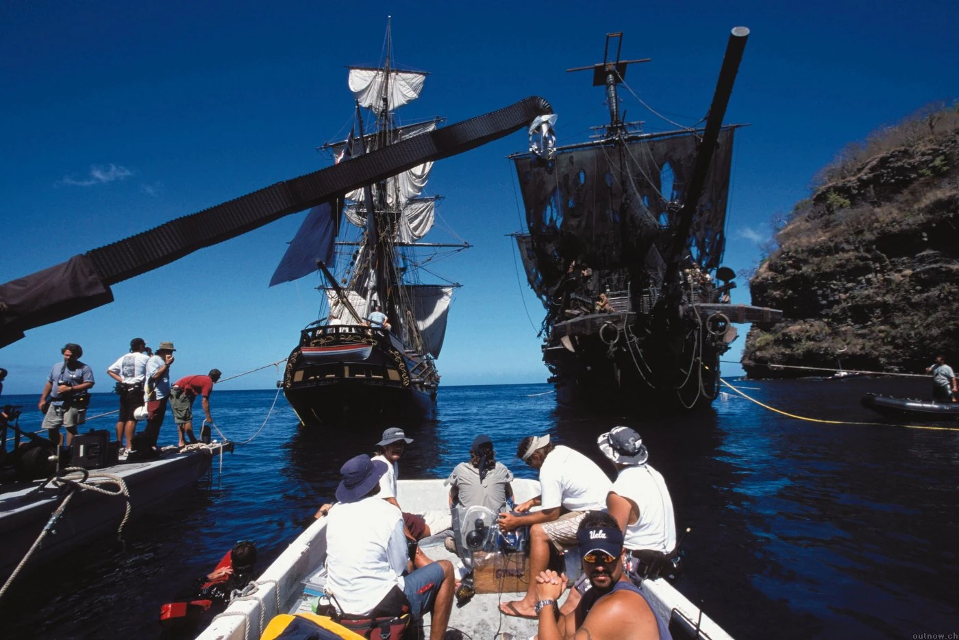 Pirates Caribbean Curse Black Pearl Full - goodsiteloans