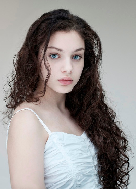 Ruby Thompson | Pokolenie Czarodziejów Wikia | Fandom