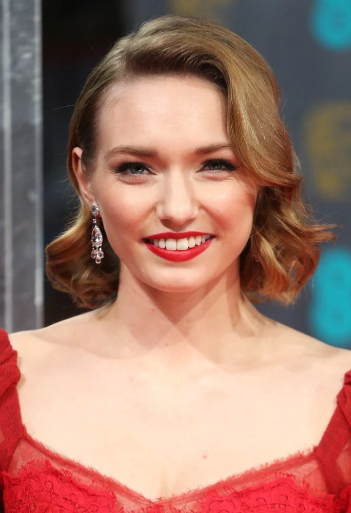 Eleanor Tomlinson | Poldark Wiki | FANDOM powered by Wikia