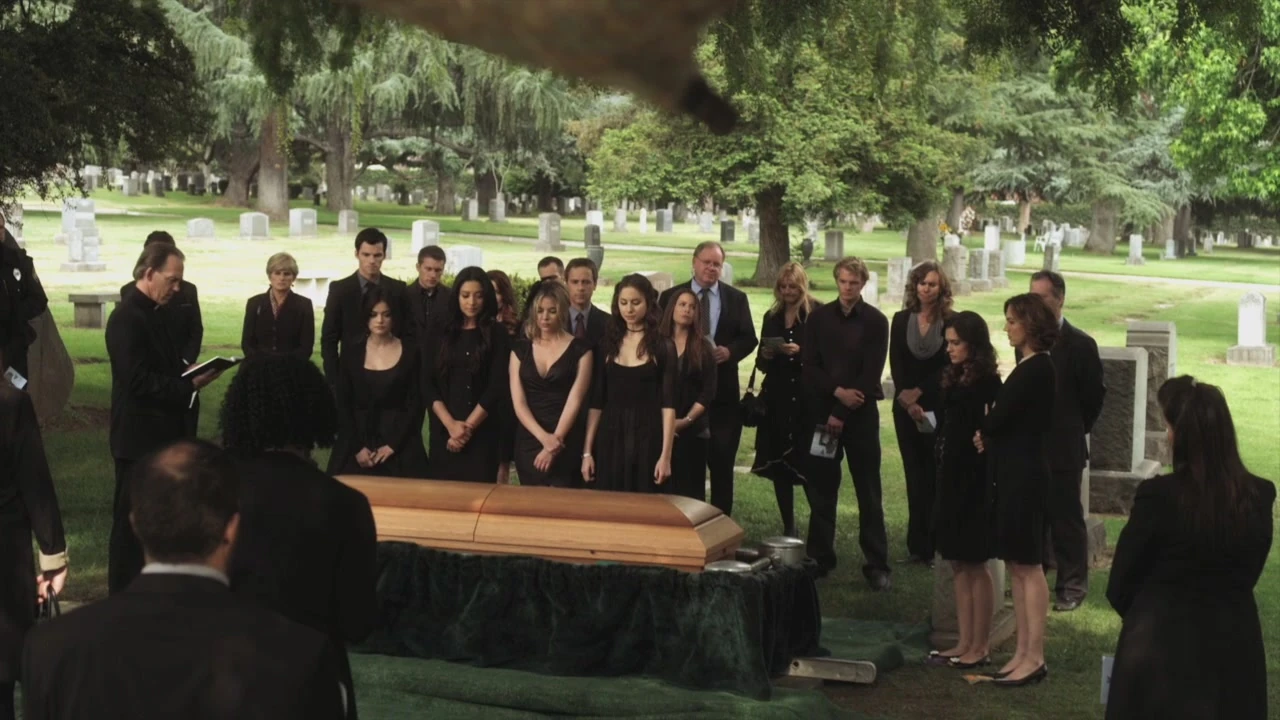 Pretty Little Liars Funeral
