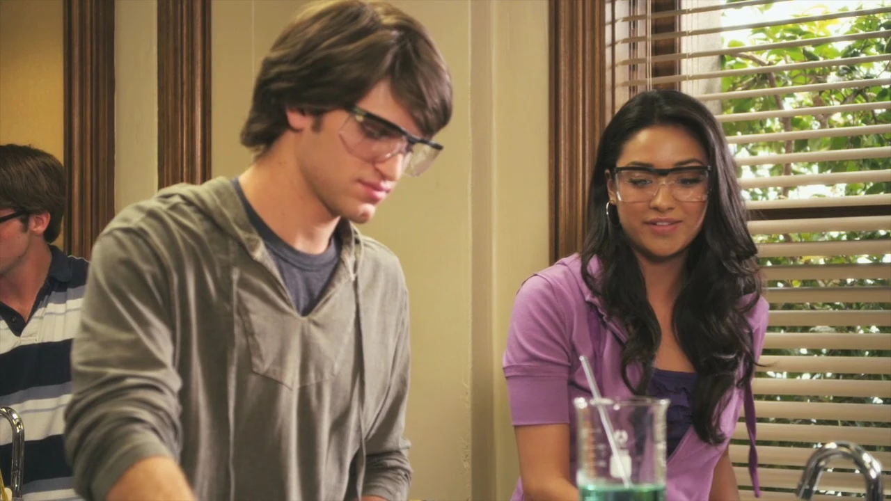 Image - Emily (38).jpg | Pretty Little Liars Wiki | FANDOM powered by Wikia