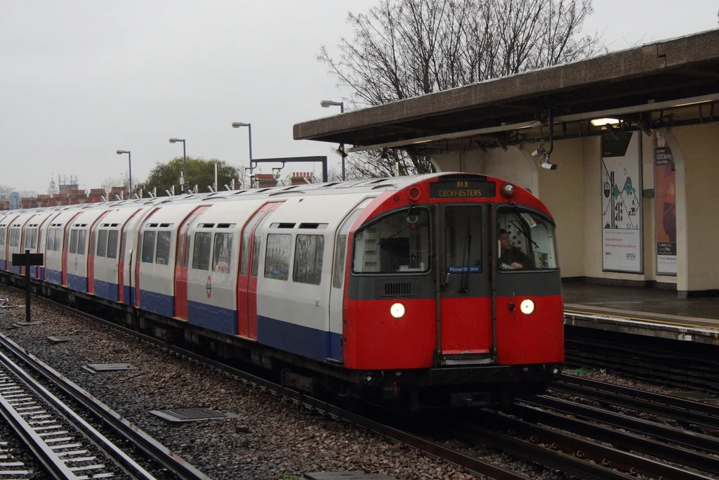 London Underground Piccadilly Line | RailTransportinLondon Wiki | Fandom