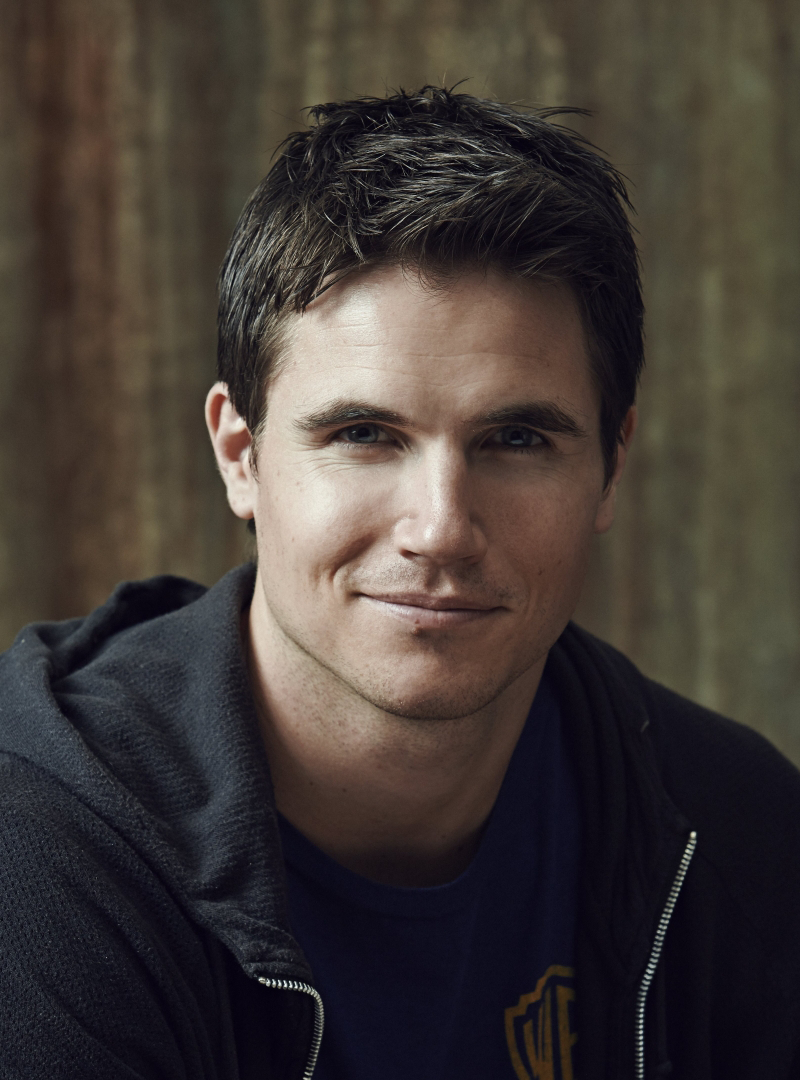Robbie Amell | Revenge ABC Wiki | Fandom Robbie Amell | Revenge ABC Wiki | Fandom