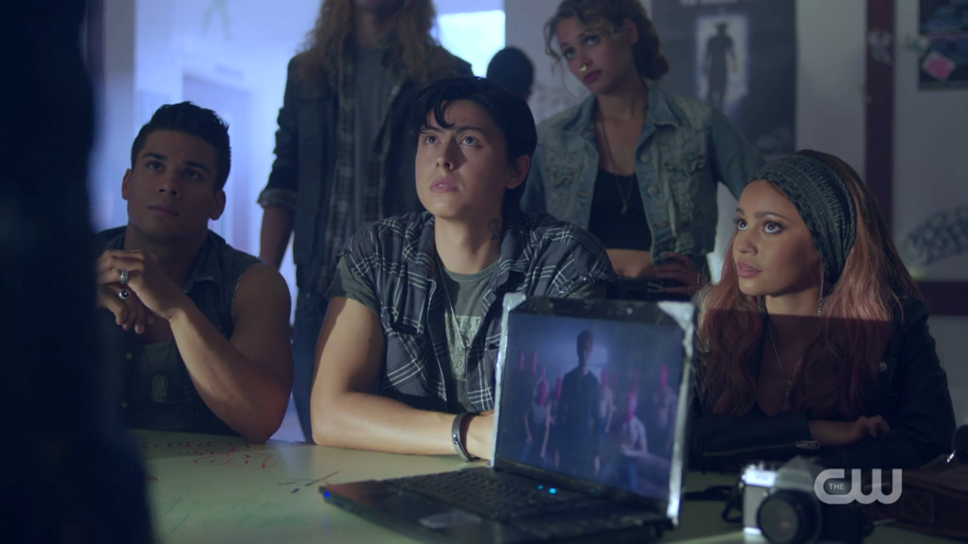 Image Rd Caps 2x04 The Town That Dreaded Sundown 27 Fangs Fogarty Sweet Pea Toni Southside