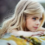 Elle McKinnon/Gallery | Wonder Wiki | Fandom